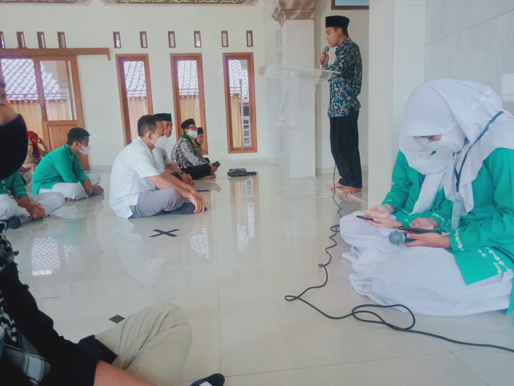 Peringatan Isra Mi’raj di SMP Negeri 1 Kuningan